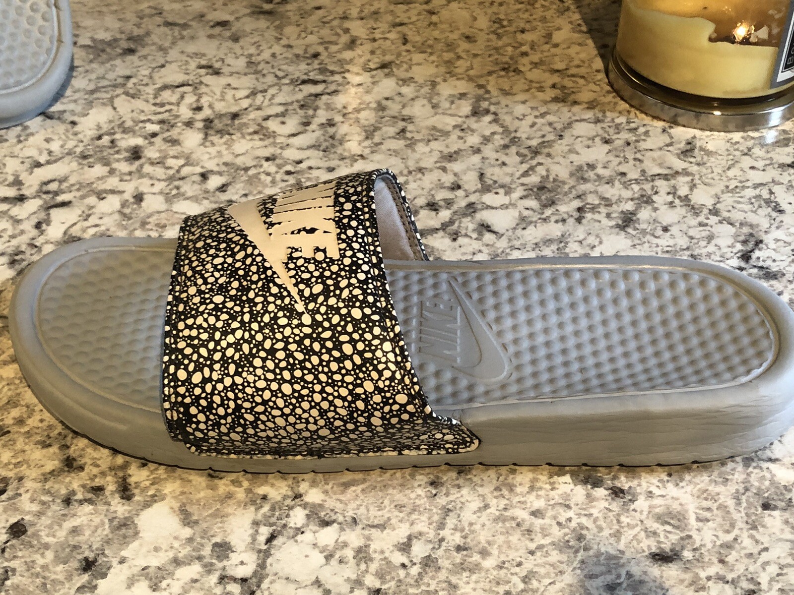 Nike Benassi JDI Print Slide Flats white Speckle Gray… - Gem