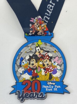 Disney Family Fun Run 5k - 20 Years Race Medal 2013 - w/ Lanyard | eBay