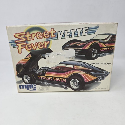 MPC Street Fever Vette Molded In Black Scale 1:25 Model Kit Vintage ...