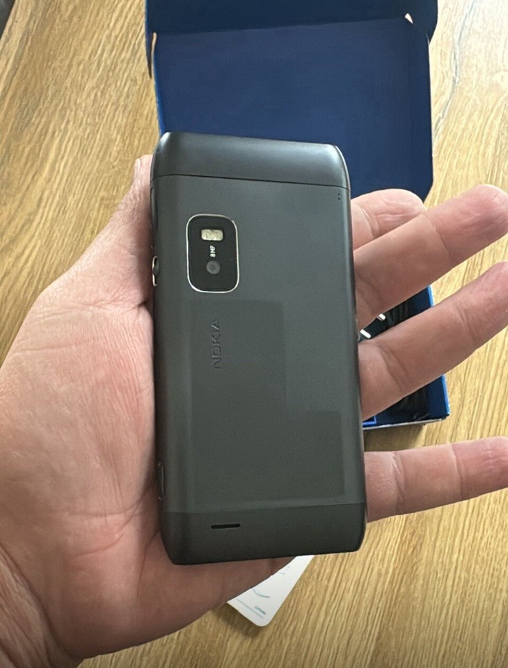 Nokia E7-00 - 16GB - Dunkelgrau (ohne Simlock) 100% Original ! | eBay