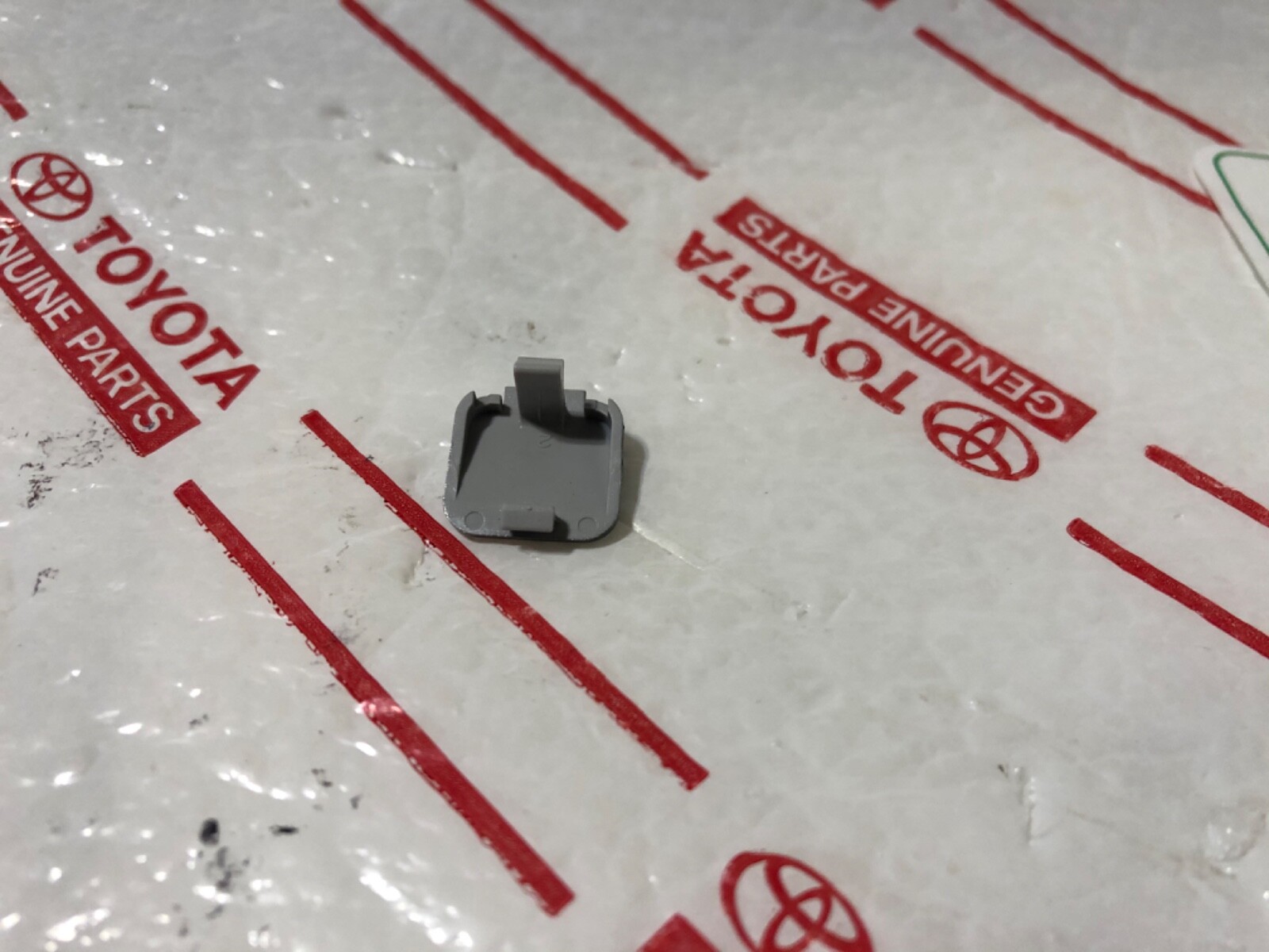 *NEW TOYOTA 4RUNNER SHIFT LOCK RELEASE BUTTON CAP GEAR SHIFTER 03-09 ...