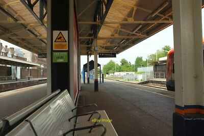Photo 12x8 Woking station Platforms 3 and 4, looking London-wards ...