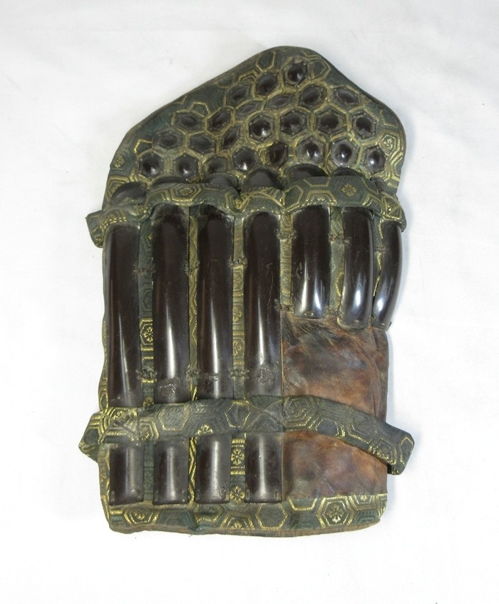 P0452f: Real old Japanese SUNEATE (shin guard) of YOROI armor in good ...