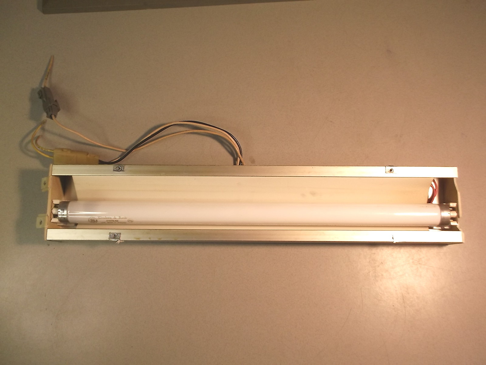 USED DOWN-LITES/JUNO 5" WHITE HALLWAY LIGHTING LANCASTER 3875 P0932 ...
