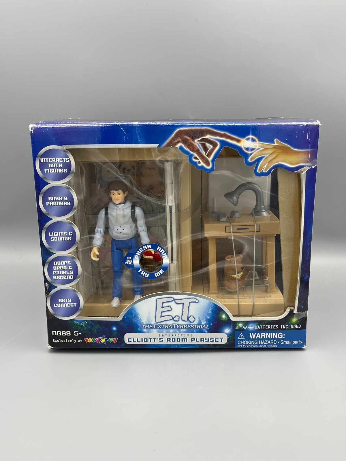 E.T. The Extra-Terrestrial Elliott’s Room Playset Toys R Us Exclusive ...