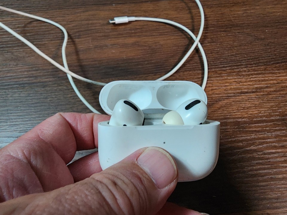 Apple Airpods Pro, A2190 | eBay
