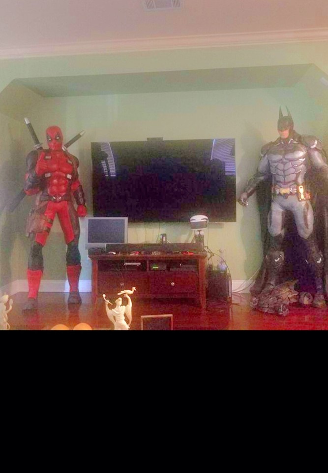 Marvel Classics DeadPool Life Size Foam Luxury Statue 6'2 Foot | eBay