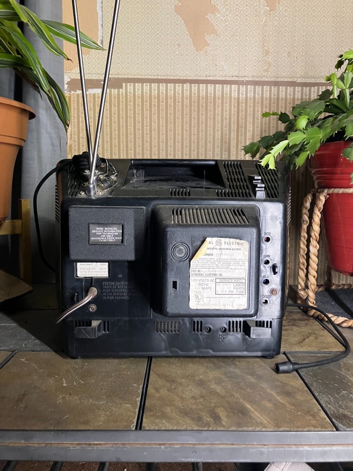 Vintage General Electric CRT TV Model 10AB3406W RARE WORKS | eBay