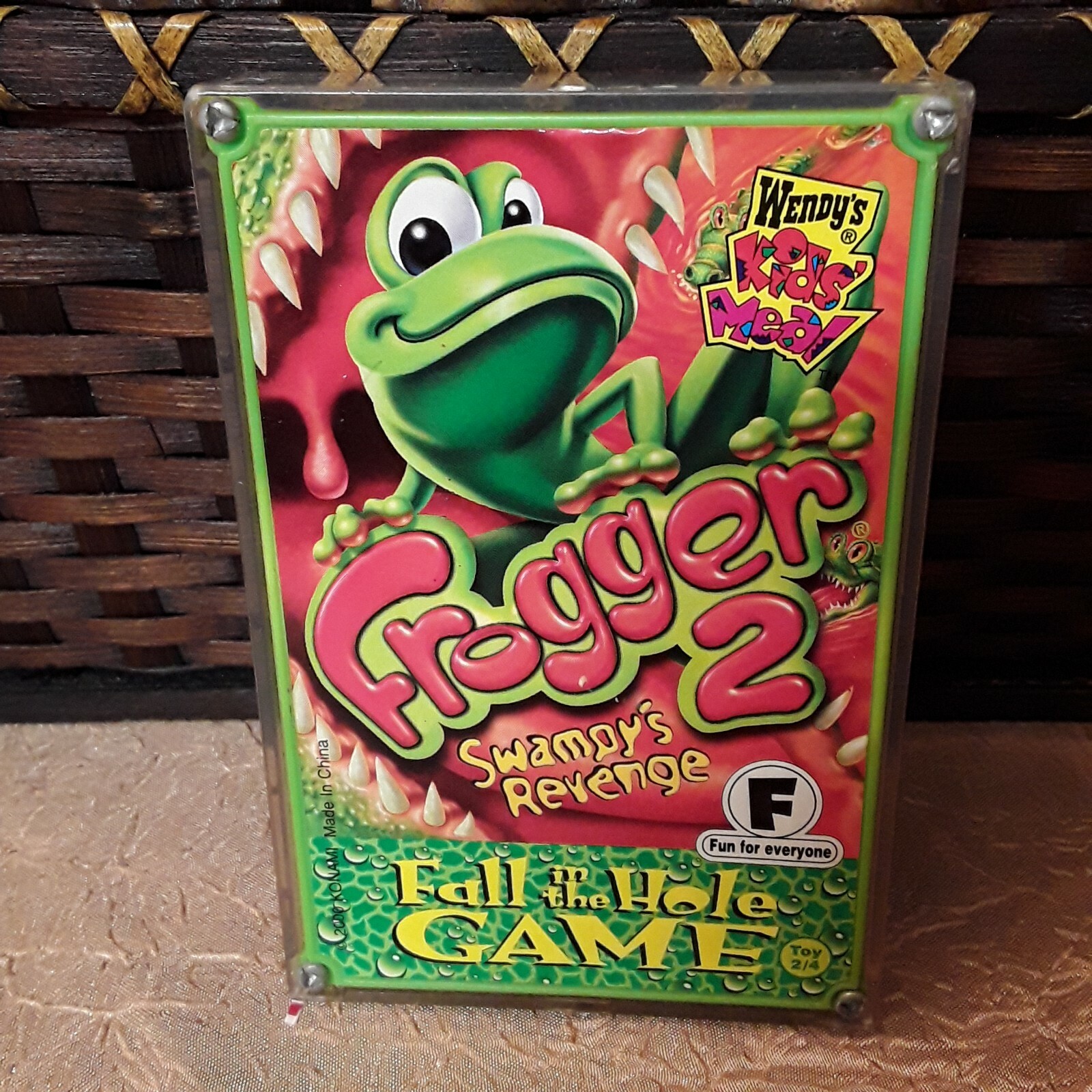 Vintage Year 2000 Wendy’s Restaurant Frogger 2 Fall in Hole Handheld ...