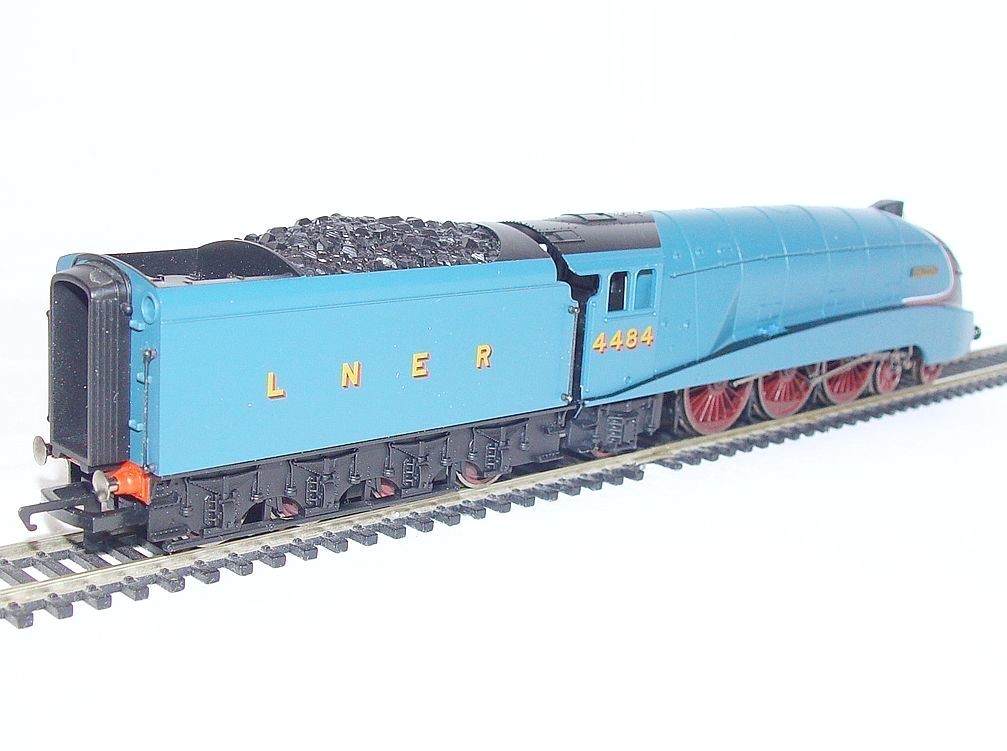 Hornby OO HO DC British LNER Railways CLASS A4 "FALCON" STEAM ...