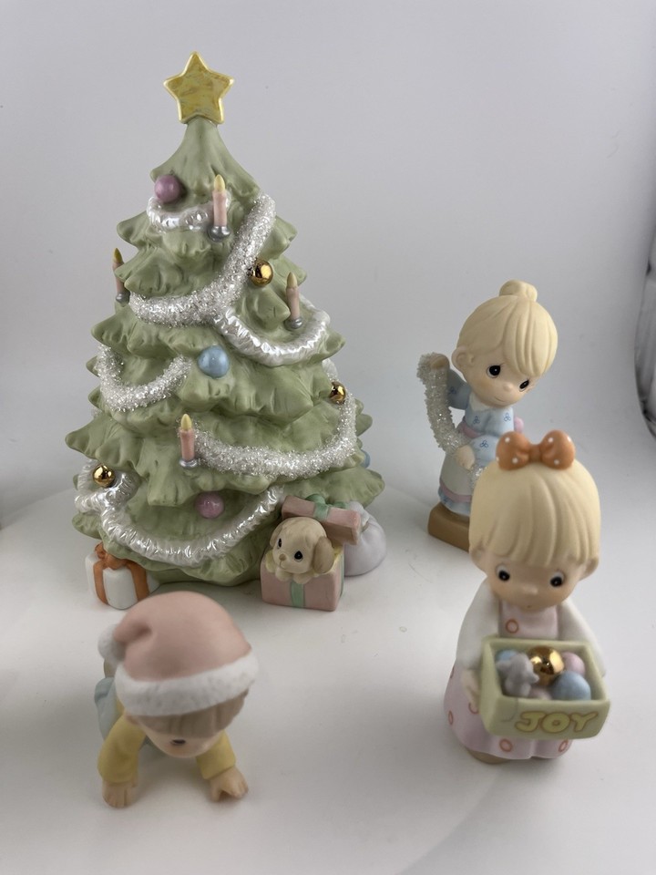 Precious Moments "Wishing You An Old Fashioned Christmas" figurine set ...
