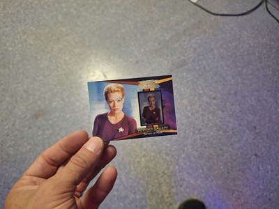 JERI RYAN STAR TREK SEVEN OF NINE VOYAGER CHAKOTAY KIM TORRES NEELIX ...