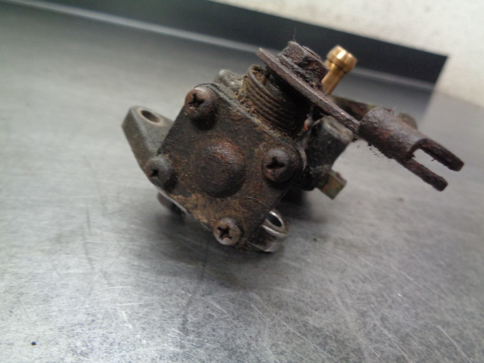 96 1996 POLARIS TRIPLE ULTRA 680 SNOWMOBILE ENGINE OIL PUMP INJECTION ...