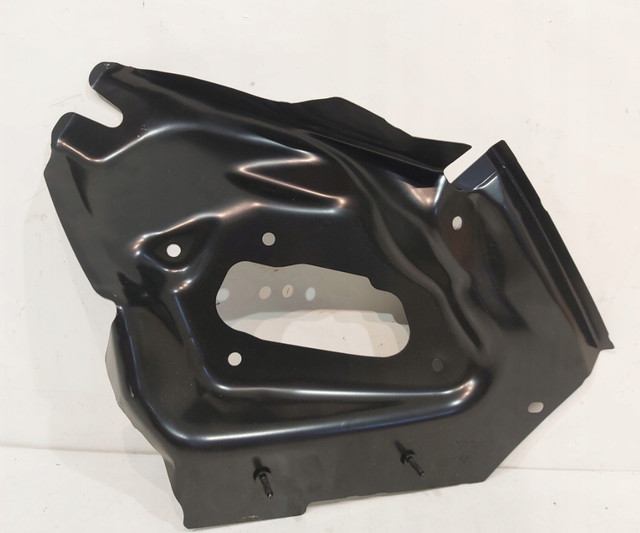 MERCEDES-BENZ C W205 REAR LEFT TAIL LAMP POCKET MOUNT A2056307502 ...