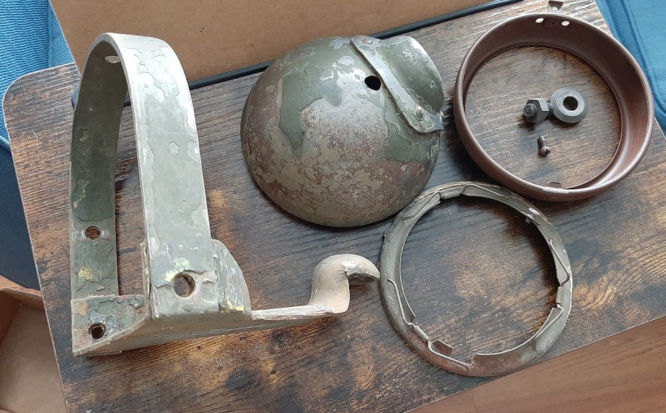 WWII Original GTB ,Early GPW/MB Fender Tombstone Blackout Light Bracket ...