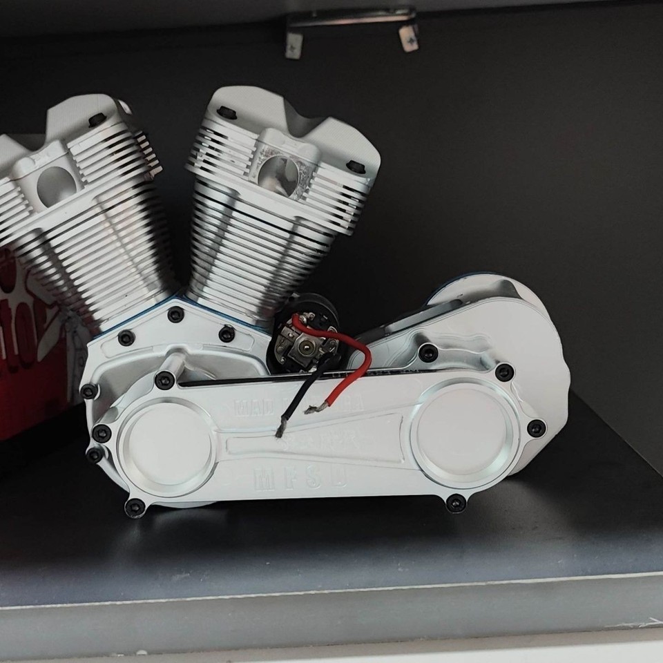 Operational V2 engine model, metal 2-cylinder 4-stroke motorcycle ...