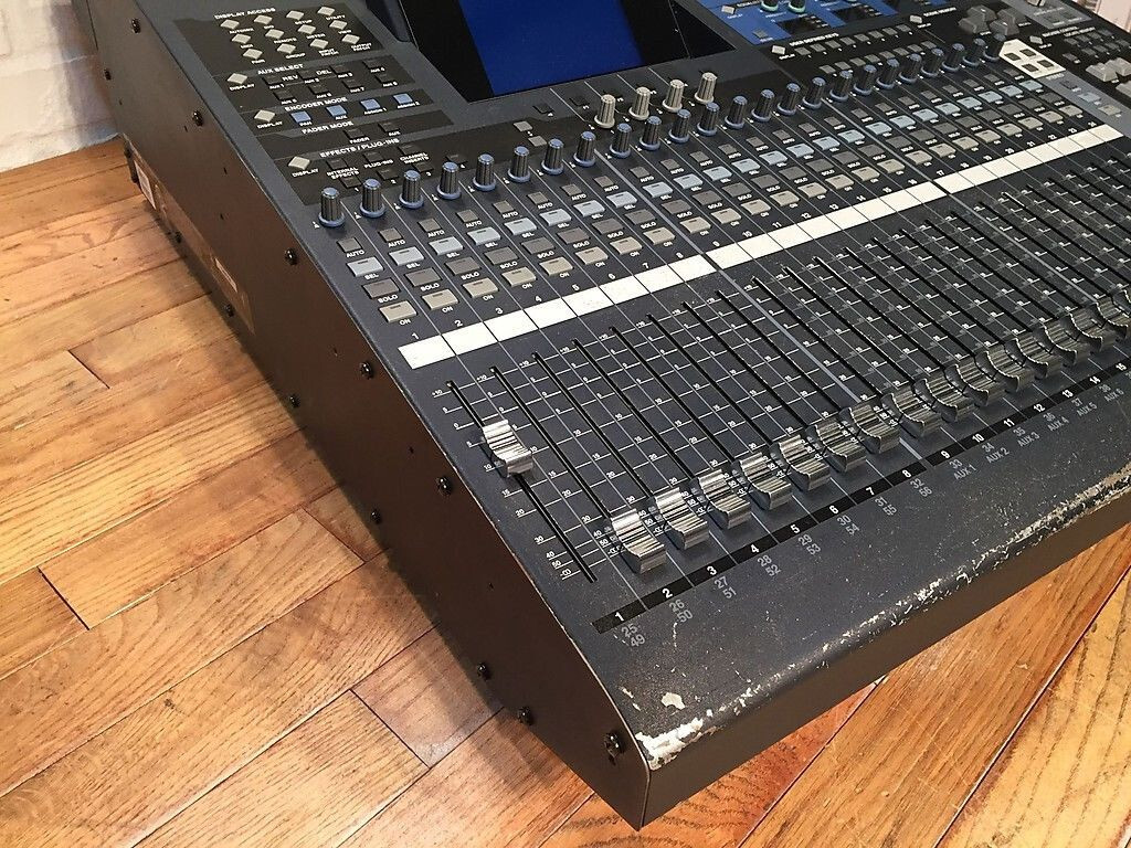 Yamaha 02r96 Digital Mixer. Meter Bridge and 110v stepdown transformer ...