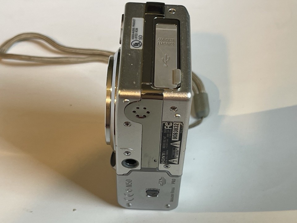 Sony Cyber Shot DSC-W7 7.2MP Digital Camera with MPEG Movie VX ...