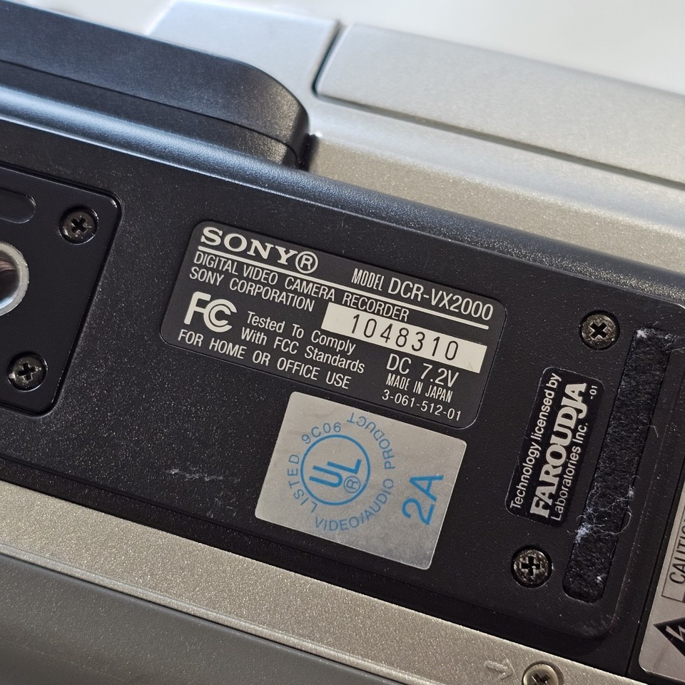 Sony DCR-VX2000 MiniDV Camcorder 3CCD 12x Zoom Video Camera Used ...