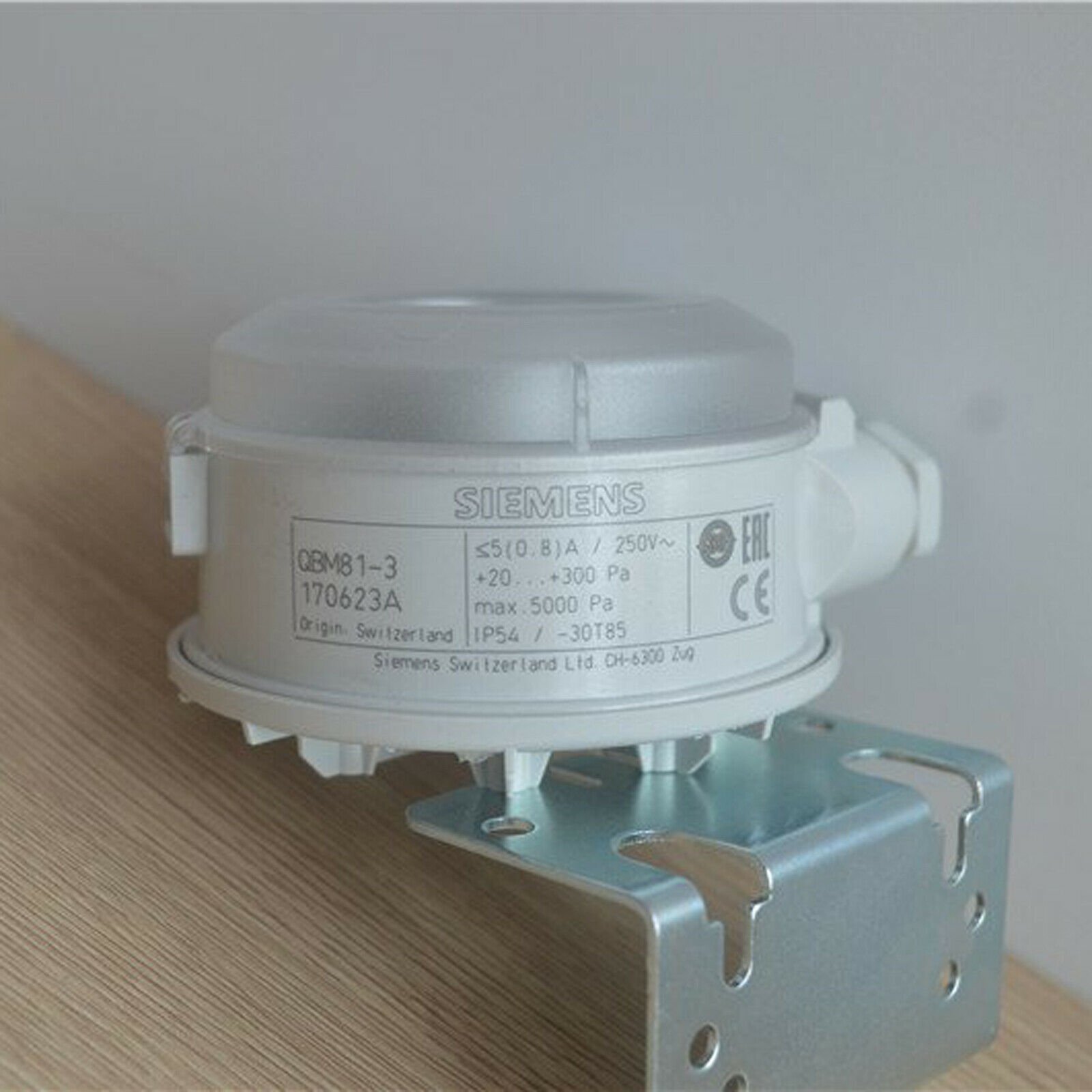 NEW SIEMENS Pressure Monitor QBM81-3 20-300pa One year warranty | eBay