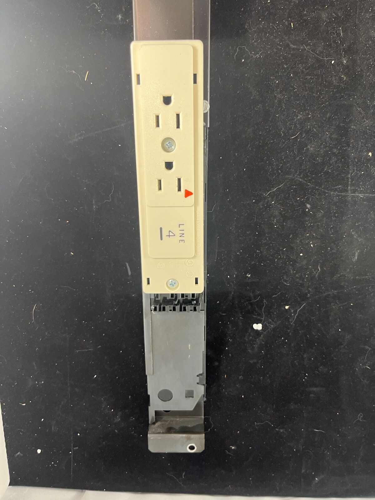 2 Steelcase 9000 Office Furnishing Cubicle Power 20A 60Hz/240V 98699-4p ...