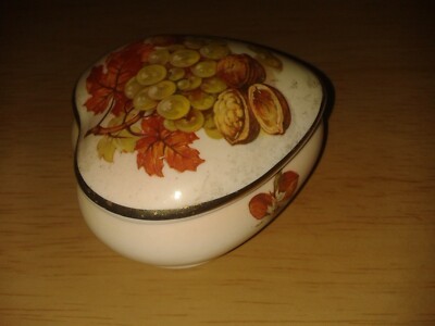 Vintage small ceramic Royal Worcester Palissy trinket/jewellery jar ...