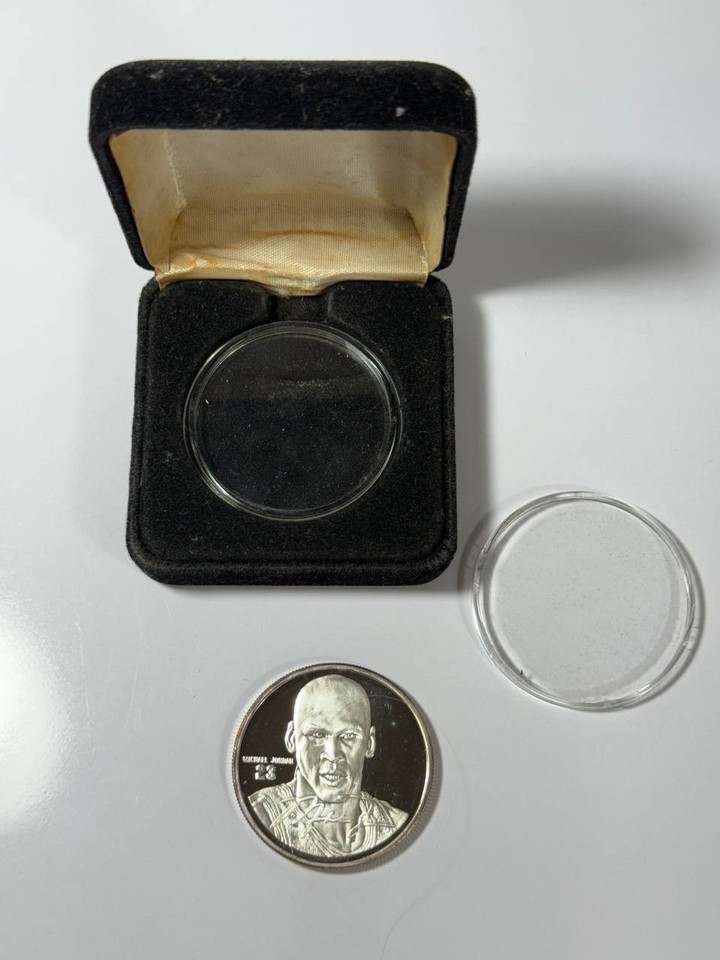 Michael Jordan #23 NBA Basketball #2402 1oz 999 FINE Silver art round ...