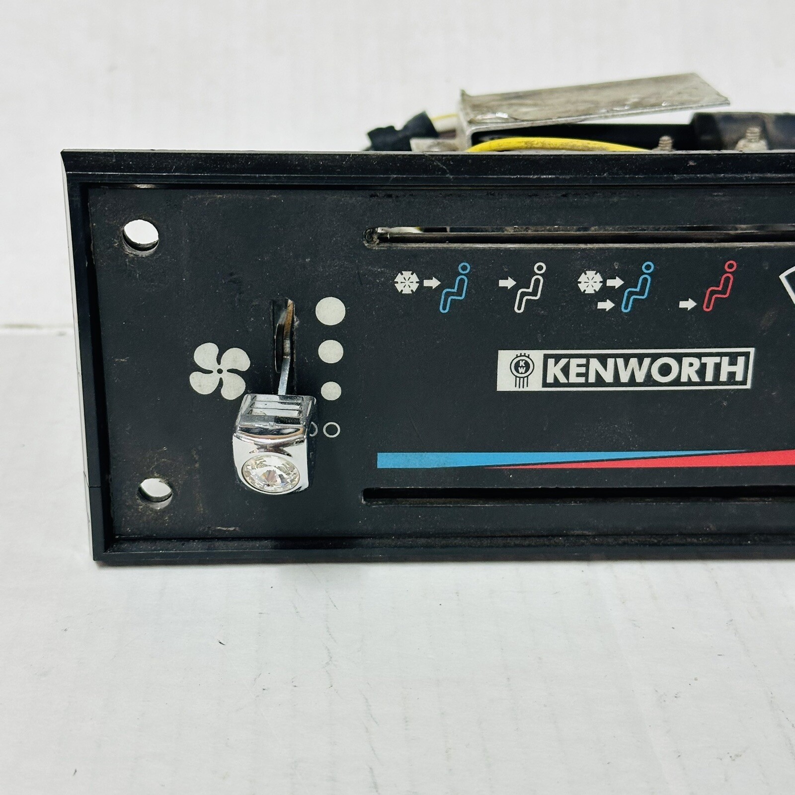 Kenworth CAB Temperature Control Assembly K092-399-1 Tag# 1354732 for ...