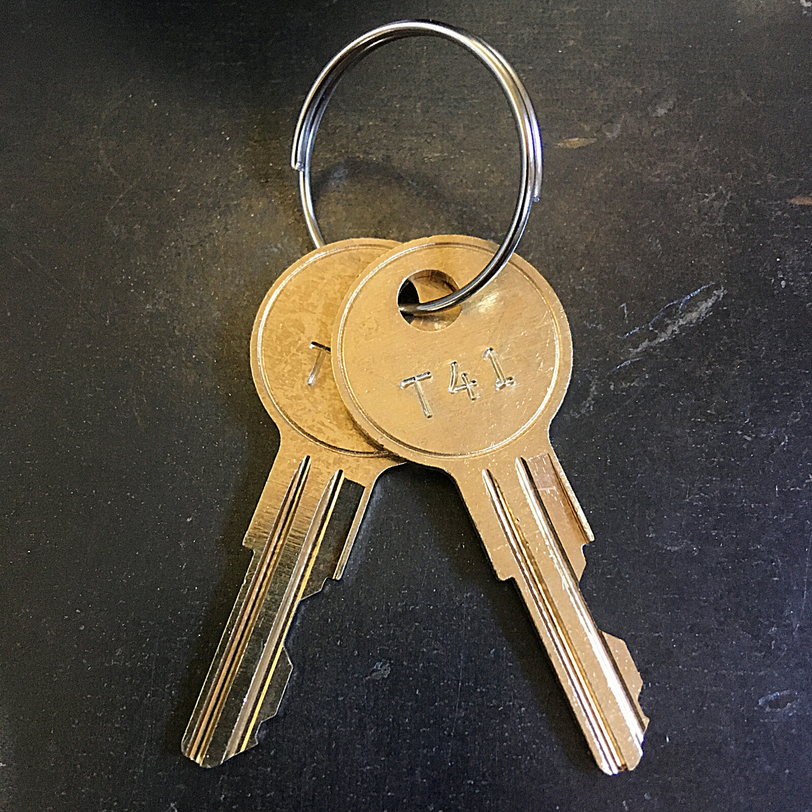 (2) Traulsen Freezer Door Keys Cut Code T36 - T45 -SHIPPED W/ TRACKING ...