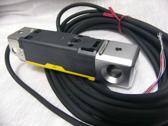Keyence GS-71P5 Safety door sensor Solenoid lock Standard cable drawer ...