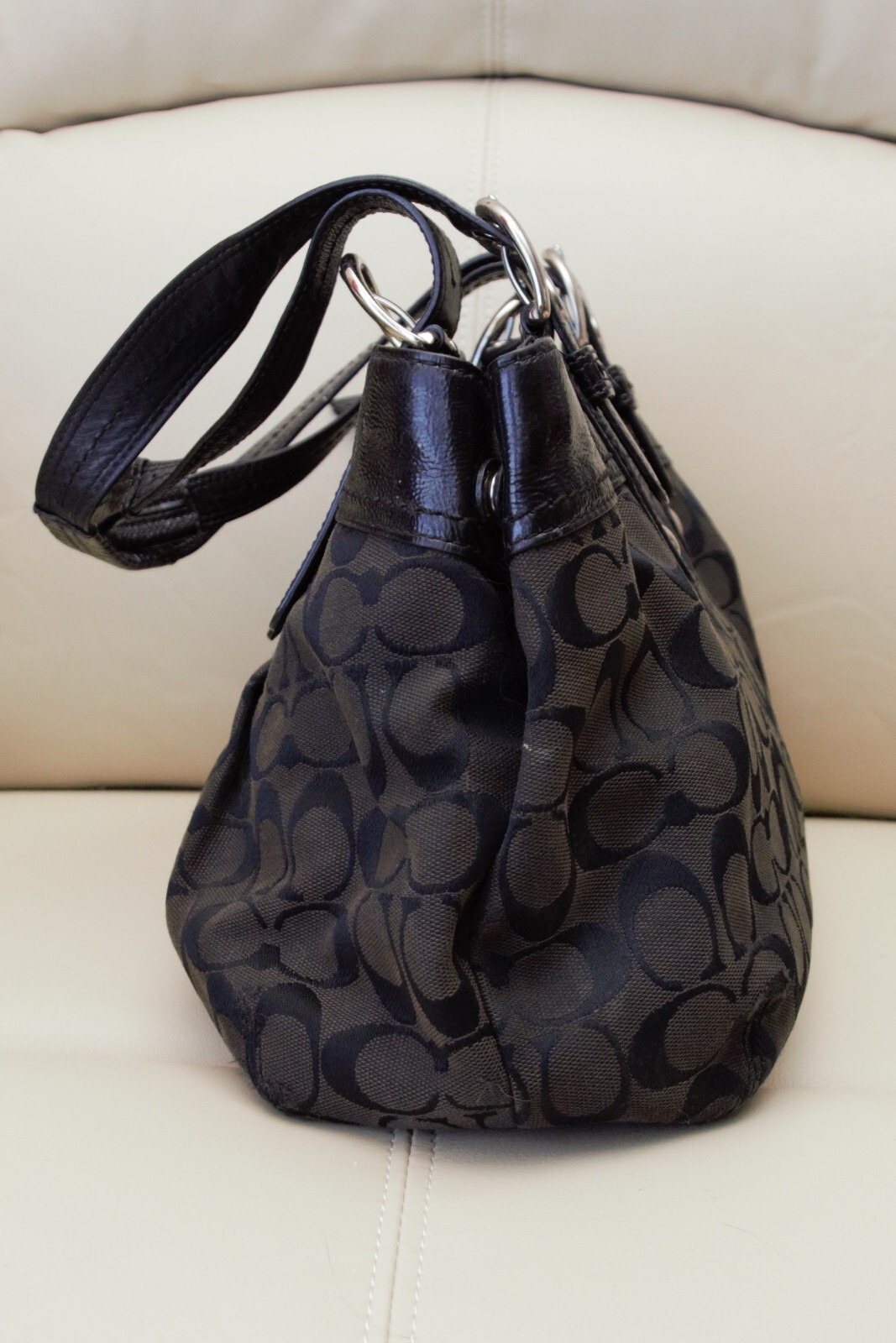 COACH "SOHO" SIGNATURE C BLACK JACQUARD & LEATHER TRI… - Gem