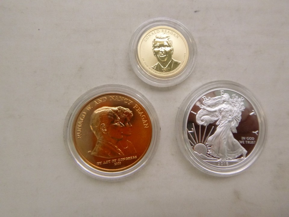2016 US Mint Coin and Chronicles Set "Ronald Reagan" (3 Coins & Booklet ...