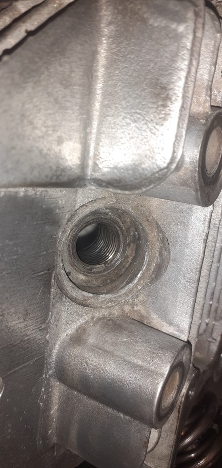 T140 Cylinder Head | eBay UK