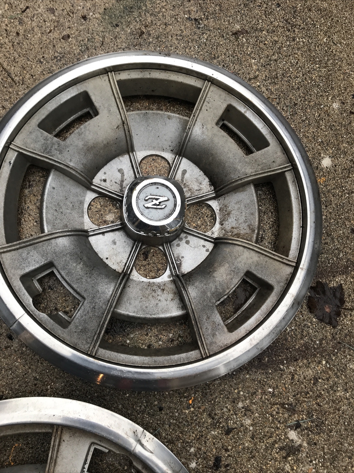 280Z 1977 1978 Datsun Nissan 14 inch hubcaps wheel covers Caps Oem Set ...