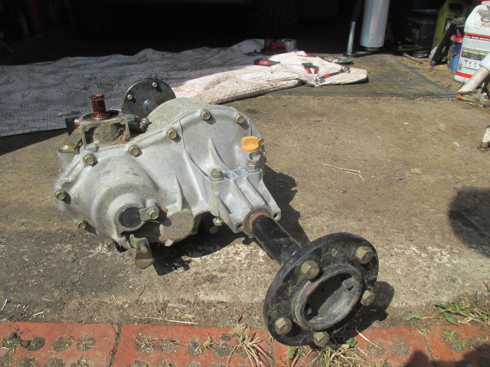 JOHN DEERE 240 260 GT242 GT262 6-Speed Tuff Torq Transmission Transaxle ...