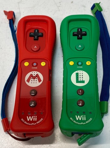 Set Of 2 Nintendo Wii Super Mario Bros. MotionPlus Remotes- Mario/Luigi ...