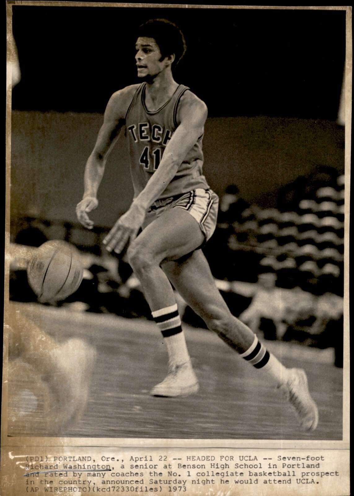 LD268 1973 AP Wire Photo HEADED FOR UCLA BRUINS RICHARD WASHINGTON #1 ...