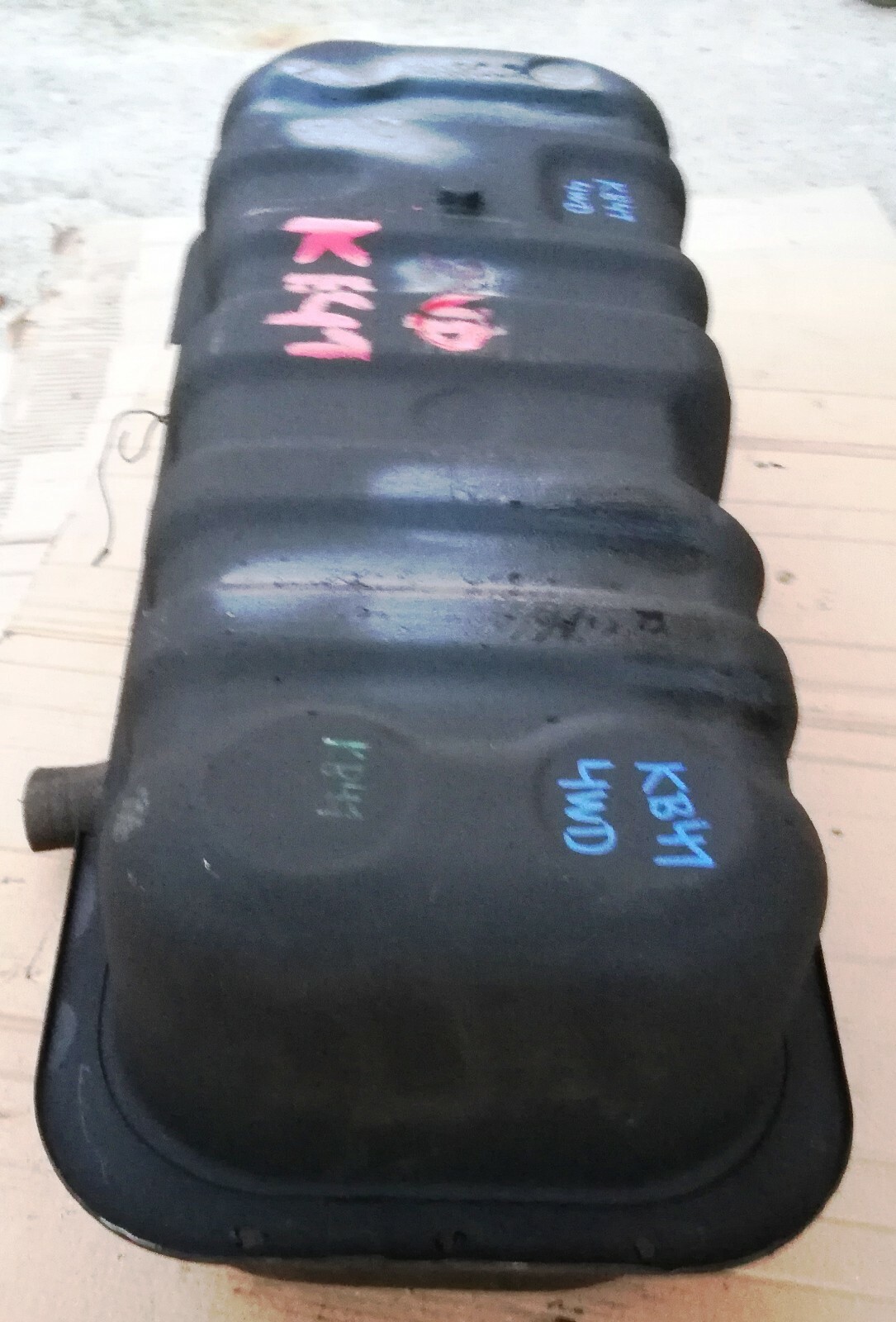 ISUZU KB41 PICK UP UTE 4WD MODEL 1983 87 ENGINE G161 PETROL FUEL TANK ...