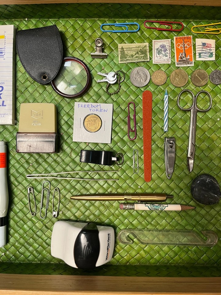 Vintage Desk & Token Lot – Magnifier, Freedom Fare Token, Memo Refills ...