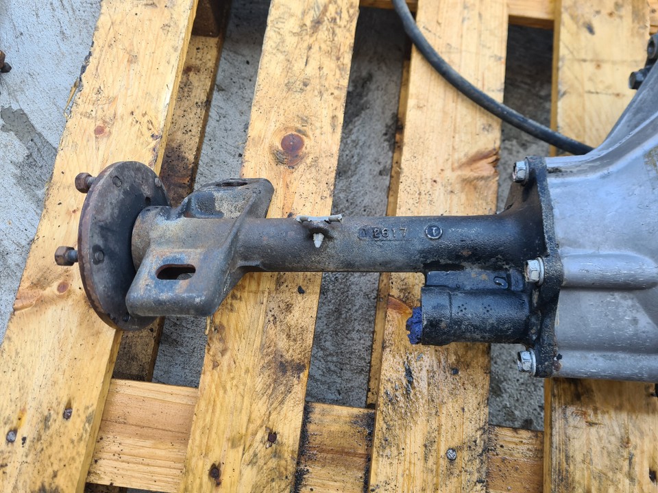 1988-98 GM GMC Chevy 8.25 Front Axle Differential Carrier 3.73 Ratio ...