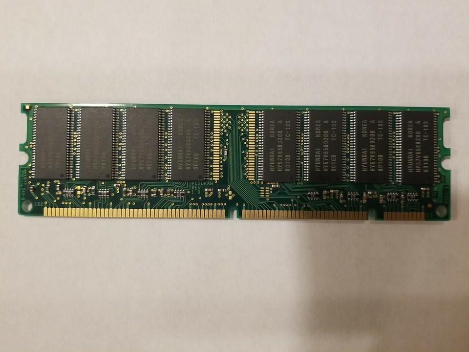 HYUNDAI HYM7V65M1601 128MB PC100-322-620 / IBM 38L2982 144 PIN MEMORY ...