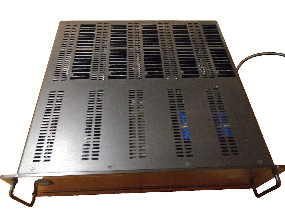 Power Amplifier Carver Premiere THX Five Channel. 125 Watts RMS per ...