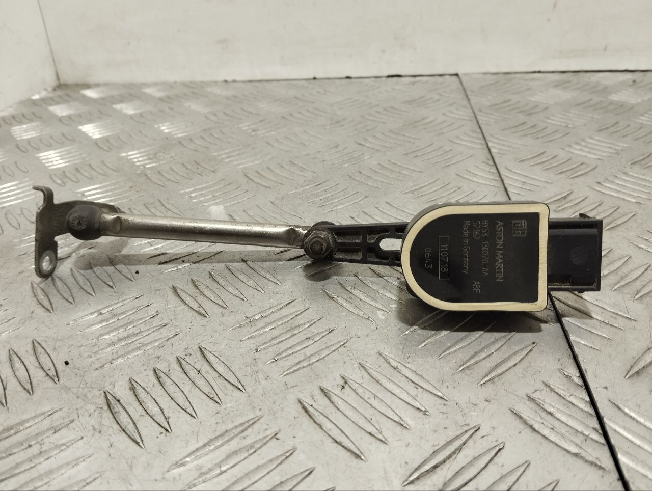 Aston Martin HY53-13K070-AA, HY5313K070AA Db11 (Am5) 2019 Contrôle ...