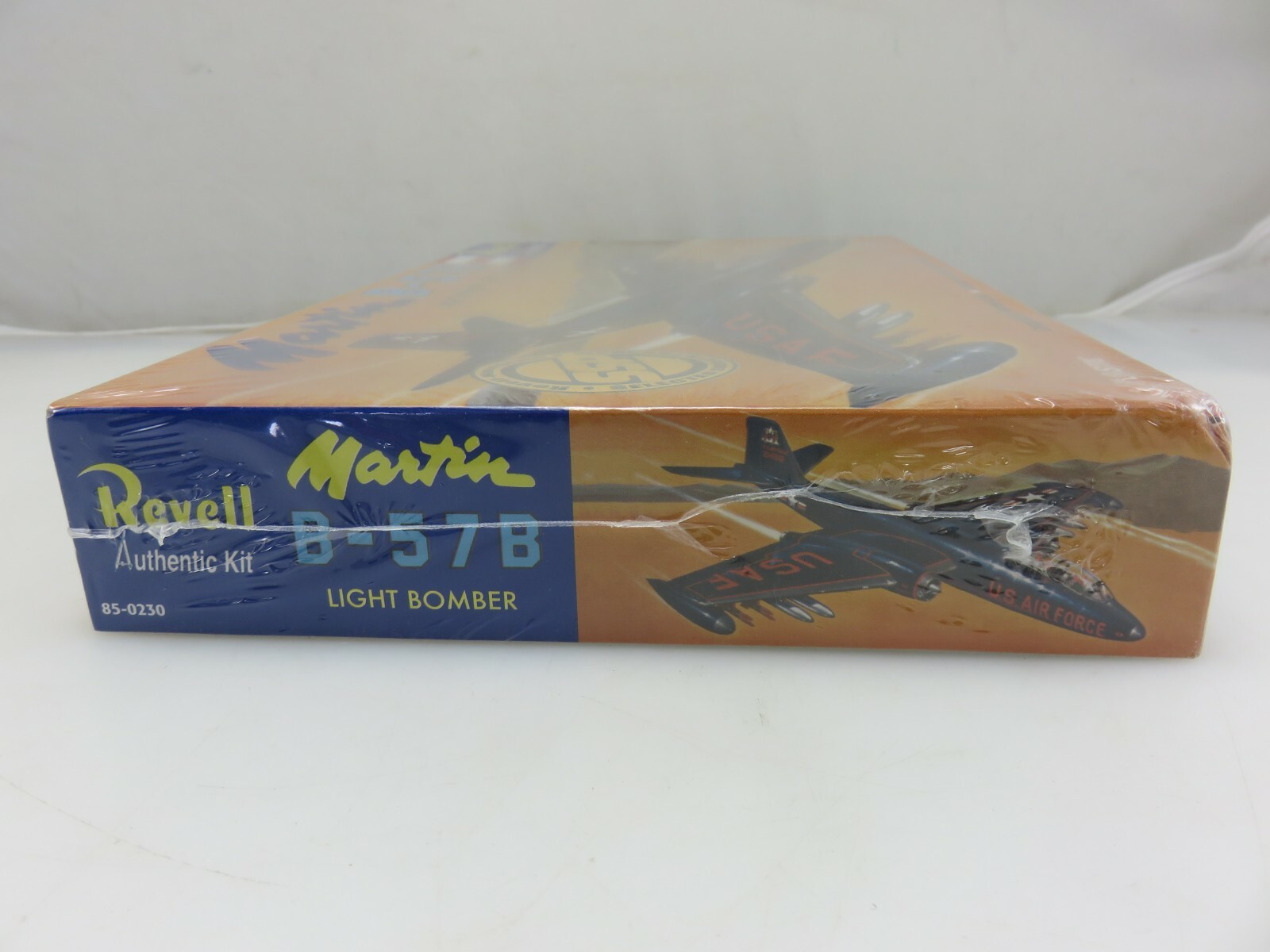 Revell SSP MARTIN B-57B NIGHT INTRUDER BOMBER Model Kit 85-0230 NEW ...