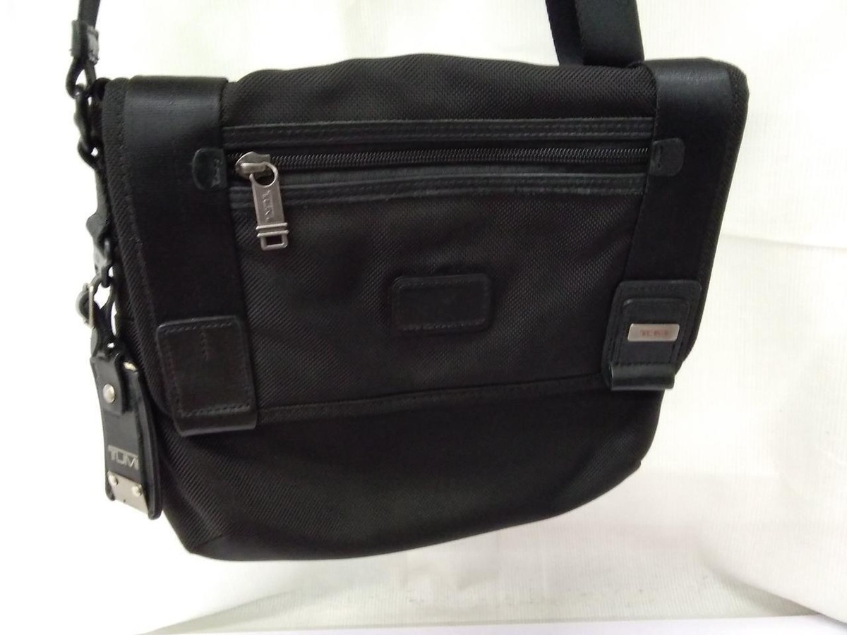 Tumi 22371Dh Messenger Bag Business Casual Leather Luxury Tumi 22371Dh Messenger Bag Business Casual Leather Luxury