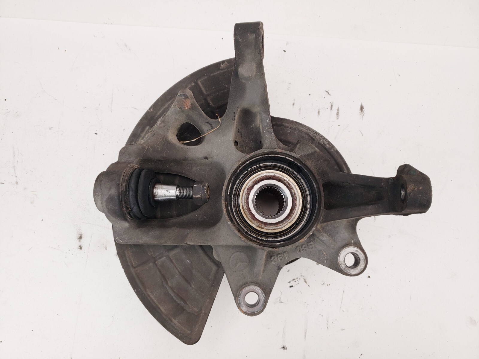 2000 MERCEDES ML430 W163 Front Left Side Wheel Spindle Knuckle Hub ...