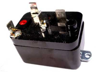 STEVECO RELAY ENCLOSED 90291Q SPST COIL 120V 8 AMPS TYPE 84 NORM OPEN ...