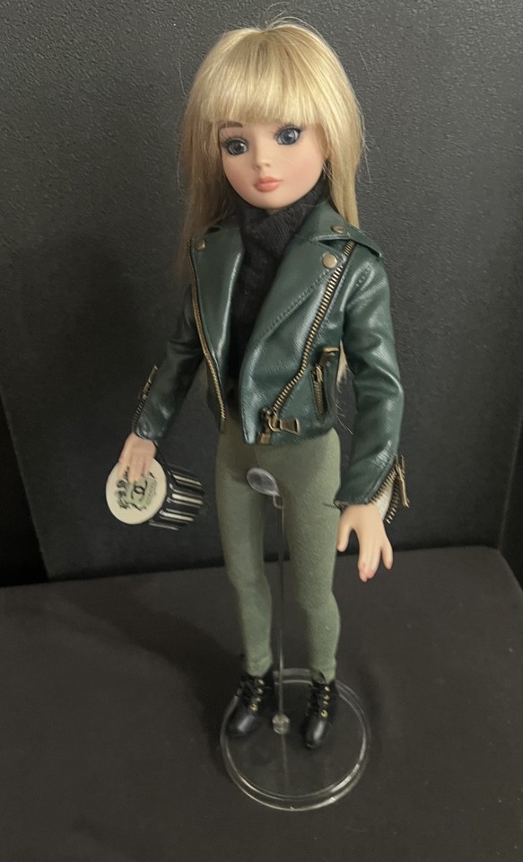 Ellowyne Wilde Tonner Doll - Essential Ellowyne Five Blonde | eBay