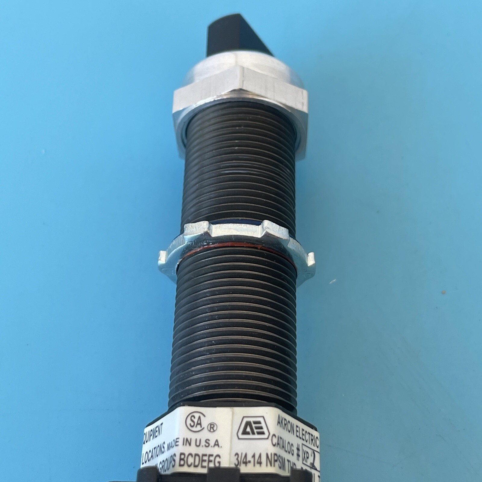*BRAND NEW* Akron Electric XP2-SL-1 3/4-14 NPSM Thread 7 Full Threads ...