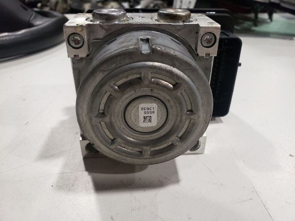 Anti-Lock Brake System ABS - 2014 BMW 328D F30 N47N - 17-20 OEM 6861376 ...